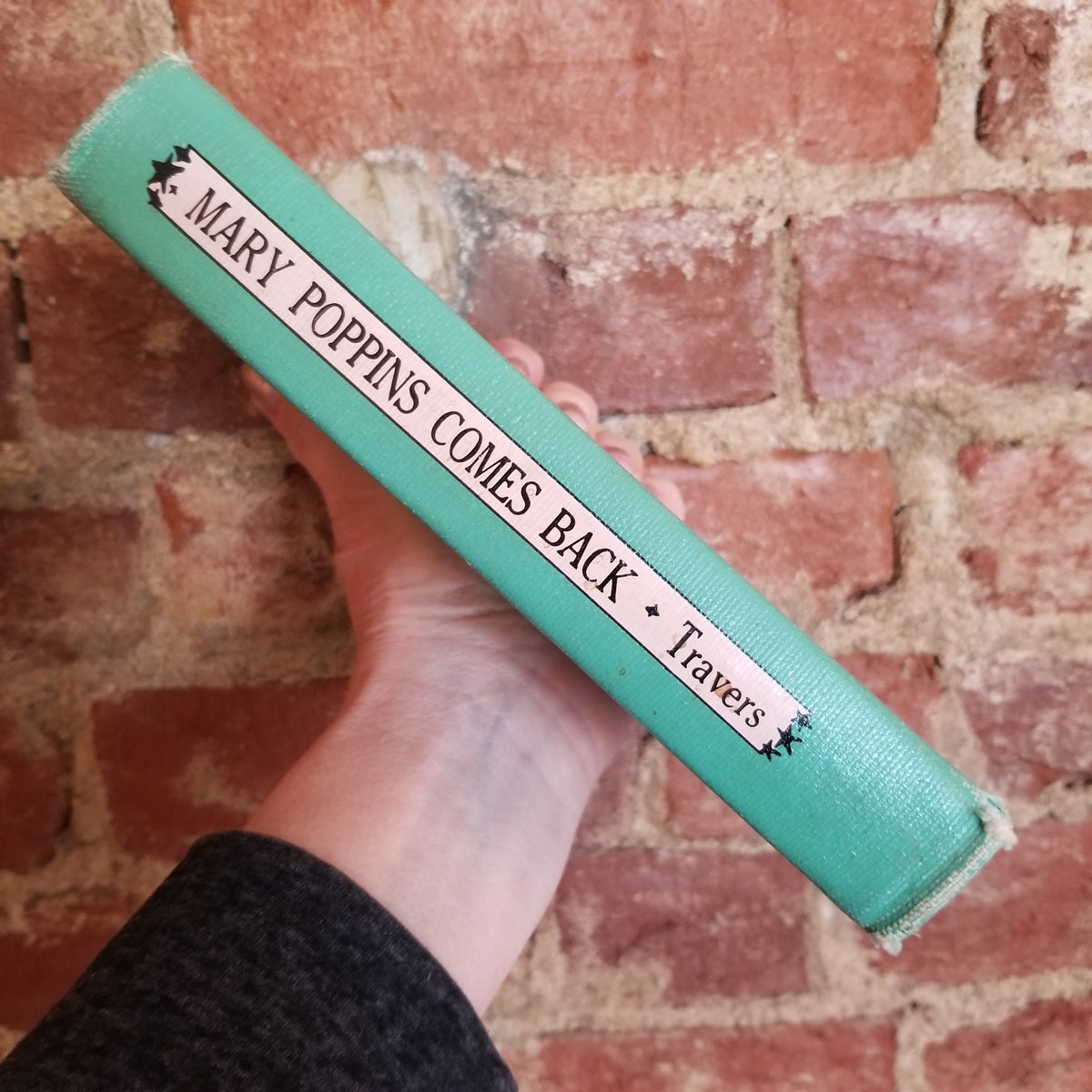 Mary Poppins Comes Back - P.L. Travers (Mary Shepard Illustrator) (193 ...