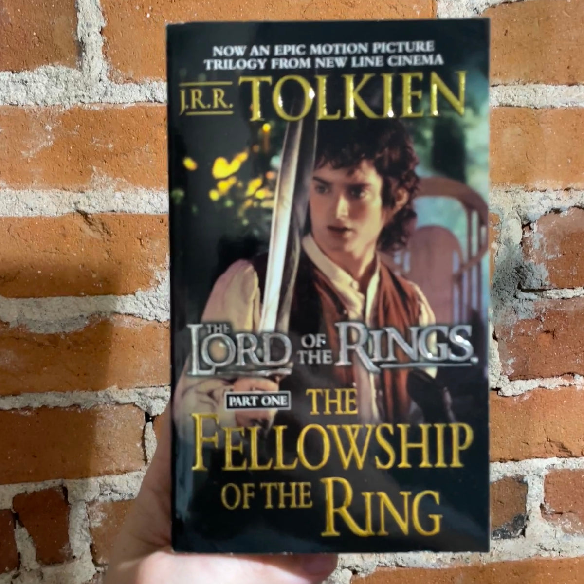 The Lord of the Rings Paperback Trilogy - J.R.R. Tolkien - Movie Cover ...
