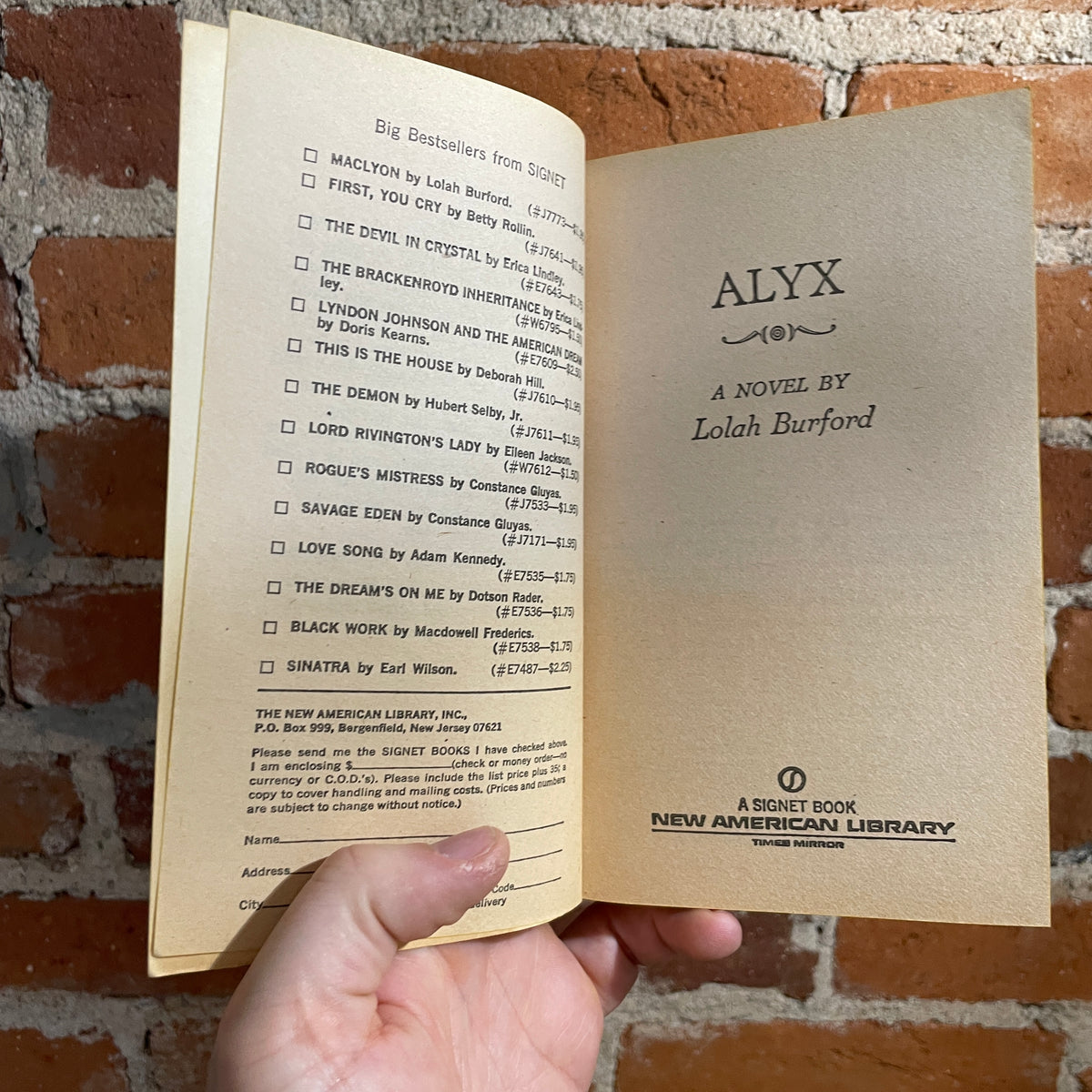 Alyx - Lola Burford - 1977 Signet Books Paperback – Postmarked from the ...